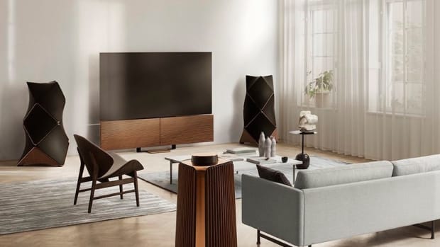 Bang And Olufsen Pushes Oled Backed 4k Visuals And 450 Watts Of Sound In
